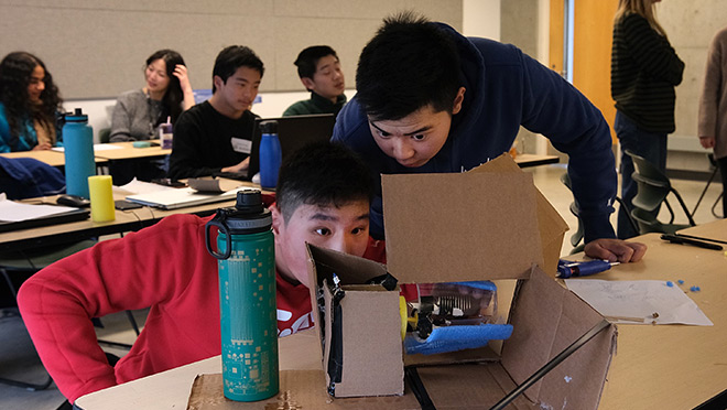 BC Hydro mentors help high schoolers at Clean Currents Challenge